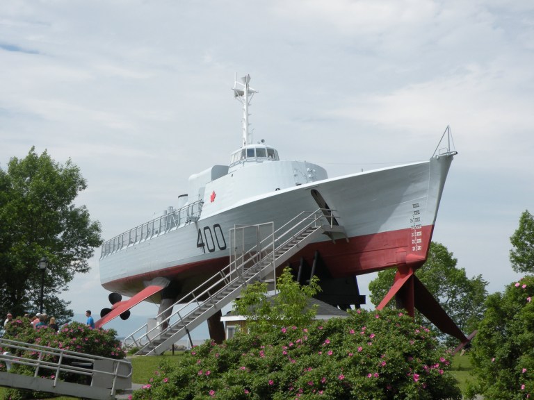 RCN Flyers: The Fastest Naval Hydrofoils – The Searchers